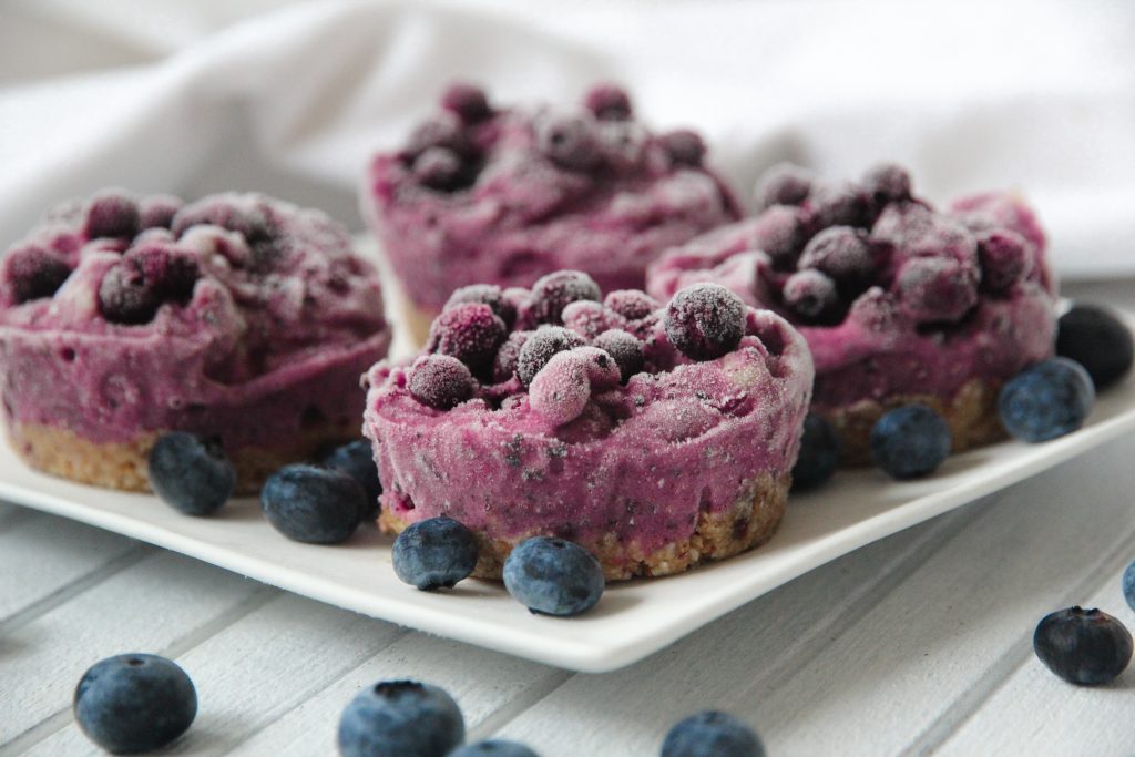 Blueberry Ice Cream Tarts - sheloveseating
