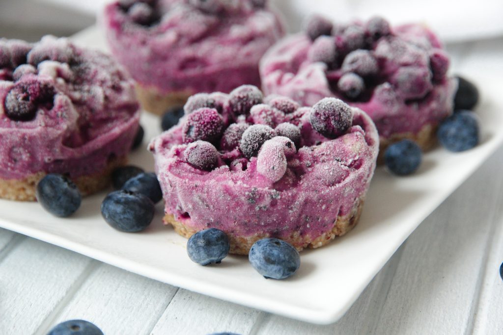 Blueberry Ice Cream Tarts - sheloveseating